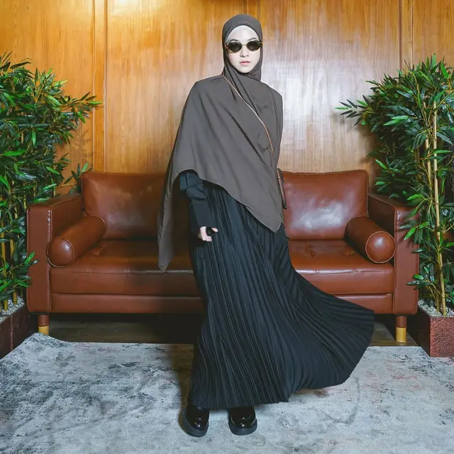Hijab Syar'i Modis ala Natasha Rizky: 5 Tren Terbaru - portal.co.id